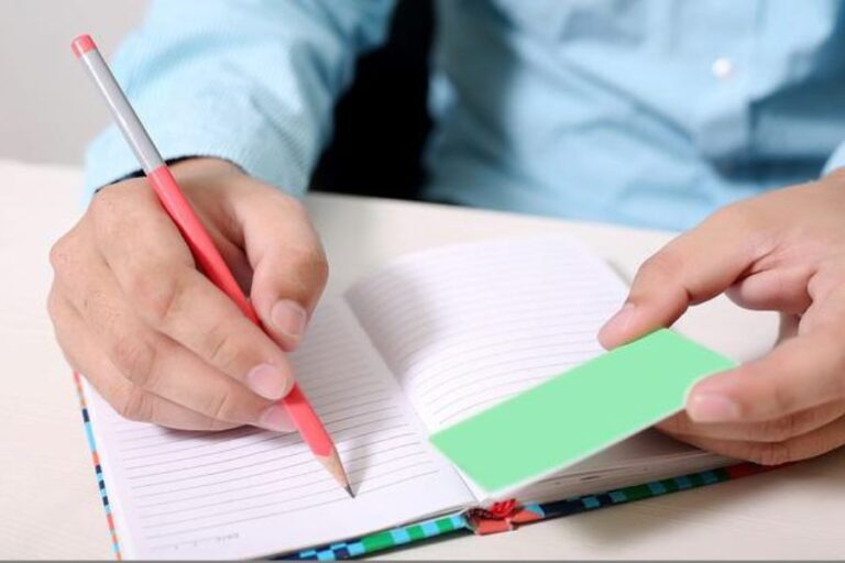 10 Animals With Opposable Thumbs & Why It Matters